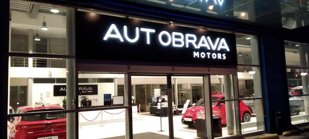 Vizuālās un gaismas reklāmas izgatavošana, stendu noma un pārdošana.